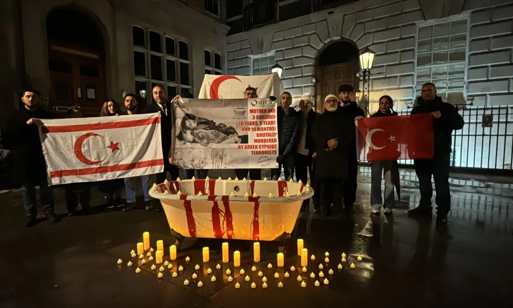 Turks protest with "bloody bathtub" at Cyprus Embassy in London ...