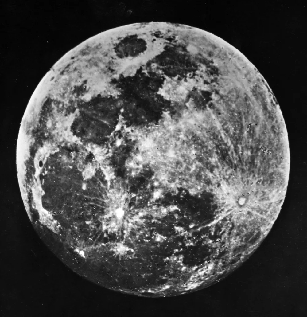 ON THIS DAY: The first photograph of the moon (1839) - Sigmalive English