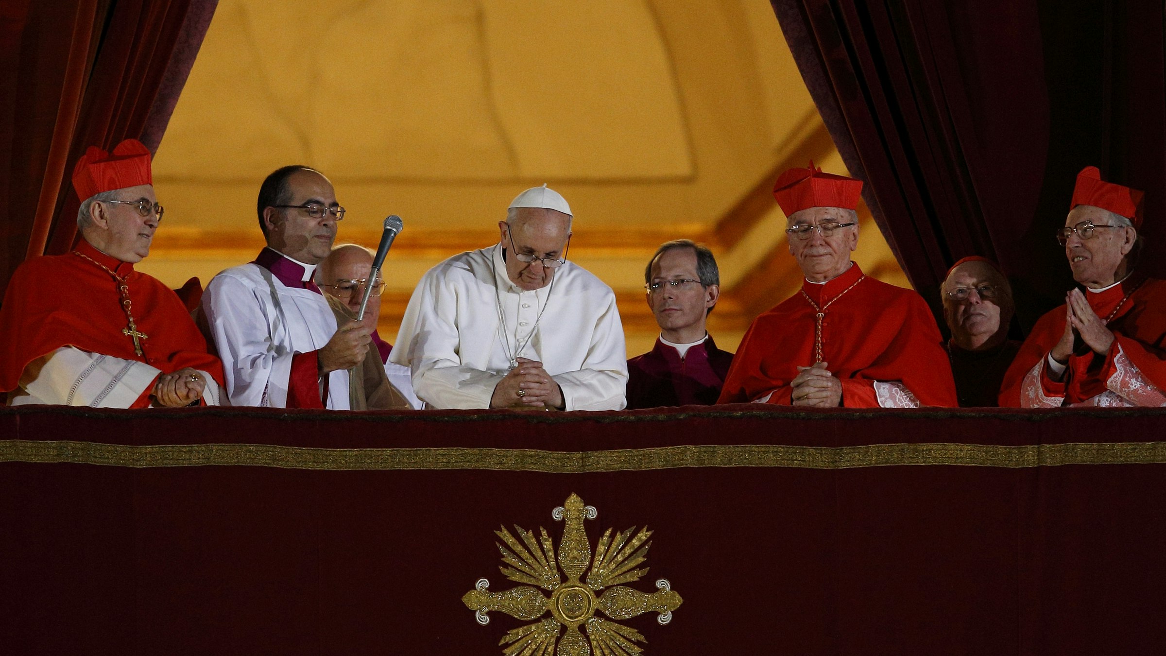 What's next when a Pope dies and how is a new Pontiff selected ...