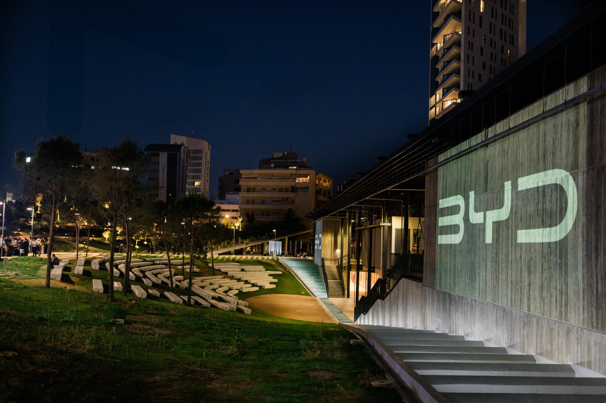 BYD debuts in Cyprus at glamorous Old GSP Square event - Sigmalive English