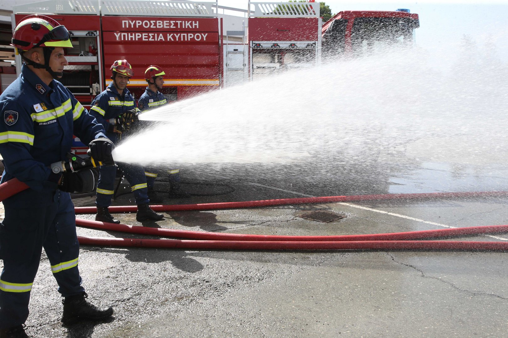 Office of high school principal set on fire in Nicosia - Sigmalive English