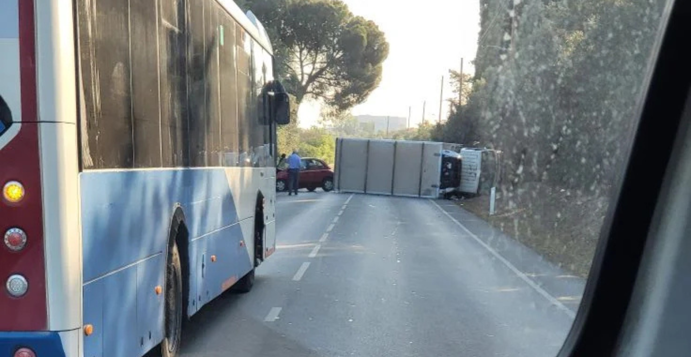 Major traffic disruption in Nicosia after lorry-car collision ...
