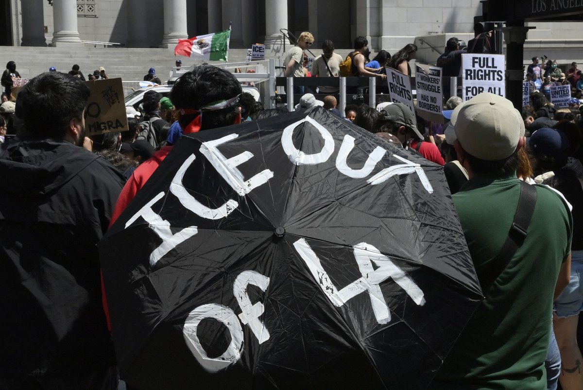 National Guard and Marines sent to quell LA protests - Sigmalive English