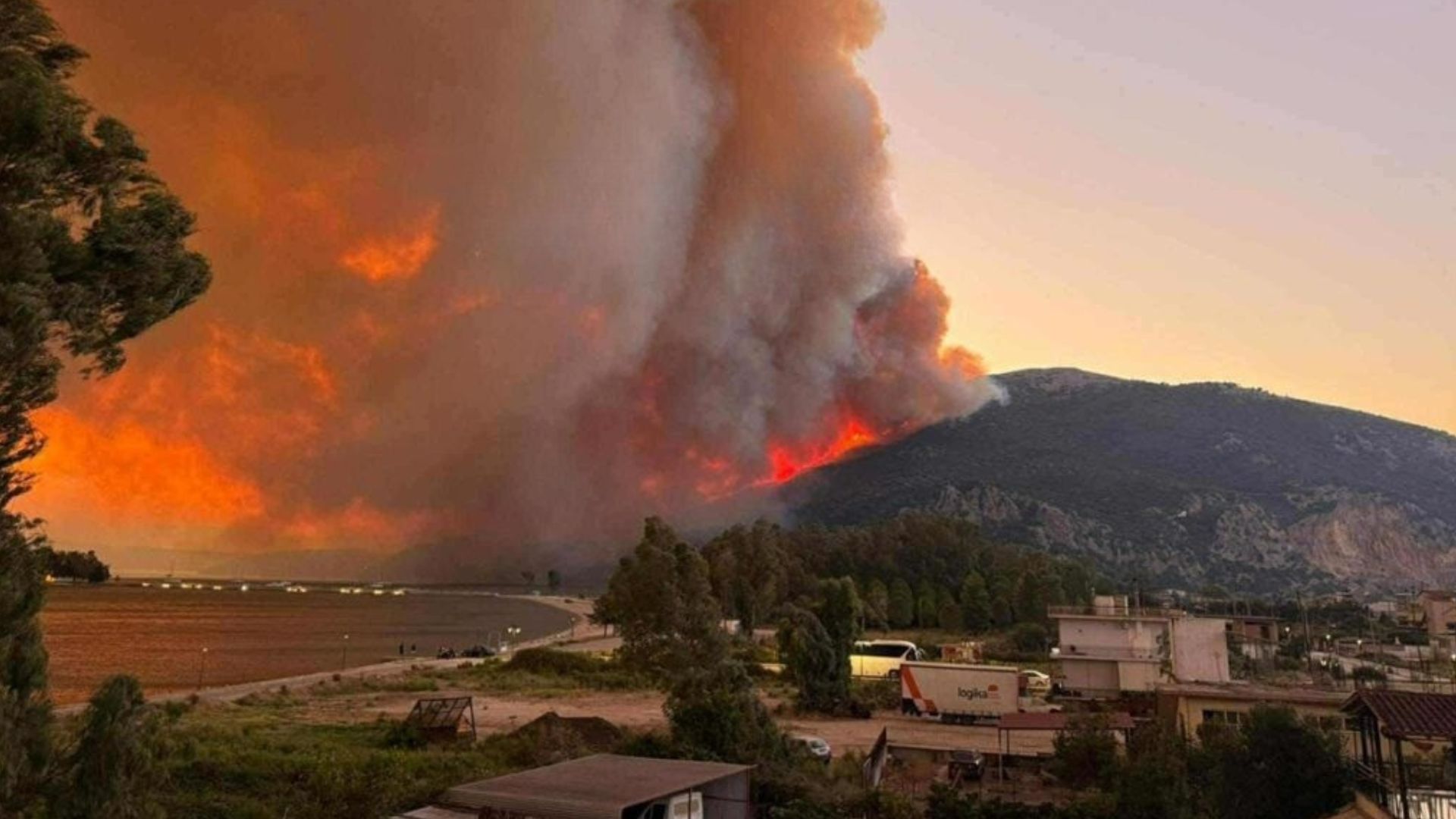 Multiple fire fronts in Vonitsa, Zakynthos, Arta and Kefalonia ...