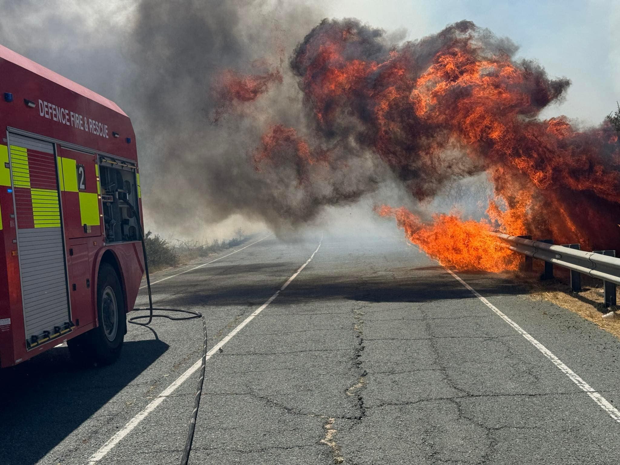 Fire near Limassol-Paphos tunnel - Sigmalive English