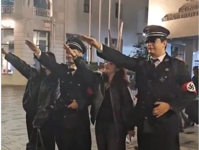Outrage over Nazi salute in Istanbul during Halloween - Sigmalive English
