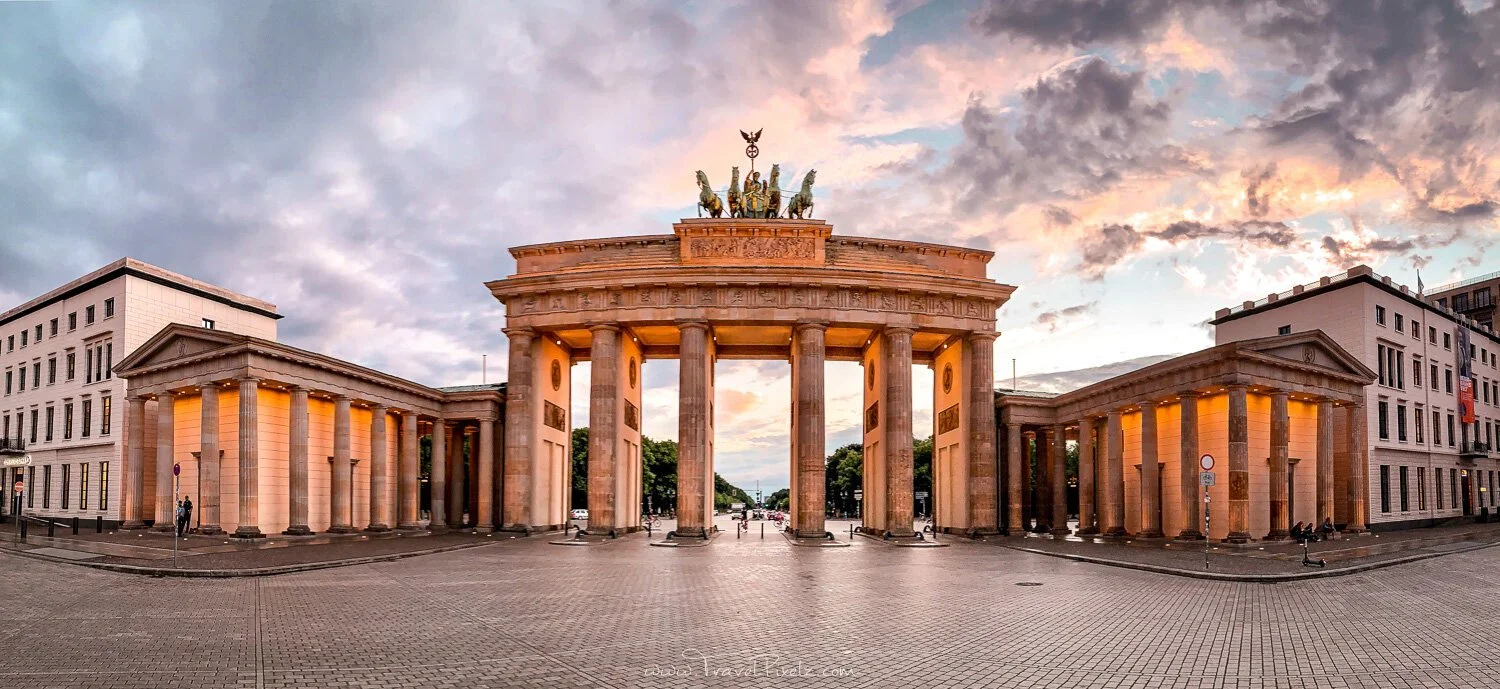 ON THIS DAY: the Brandenburg Gate reopened (1989) - Sigmalive English
