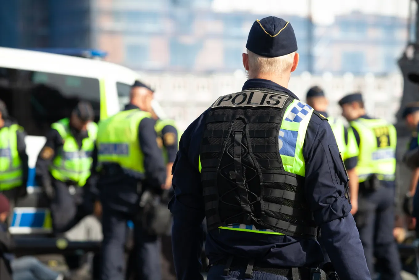 19-year-old arrested after Oslo shopping centre shooting - Sigmalive ...