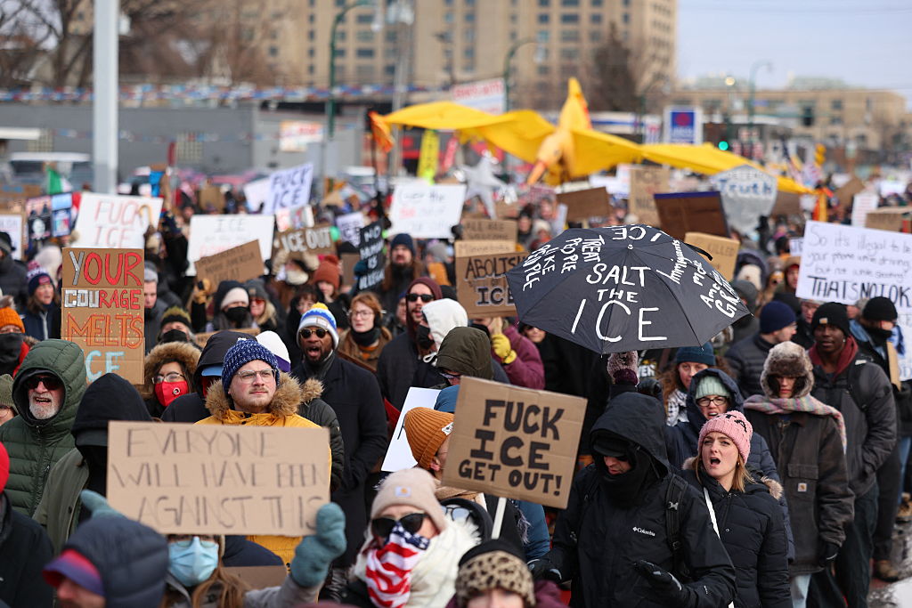 Trump warns of using Insurrection Act in Minnesota protests - Sigmalive ...