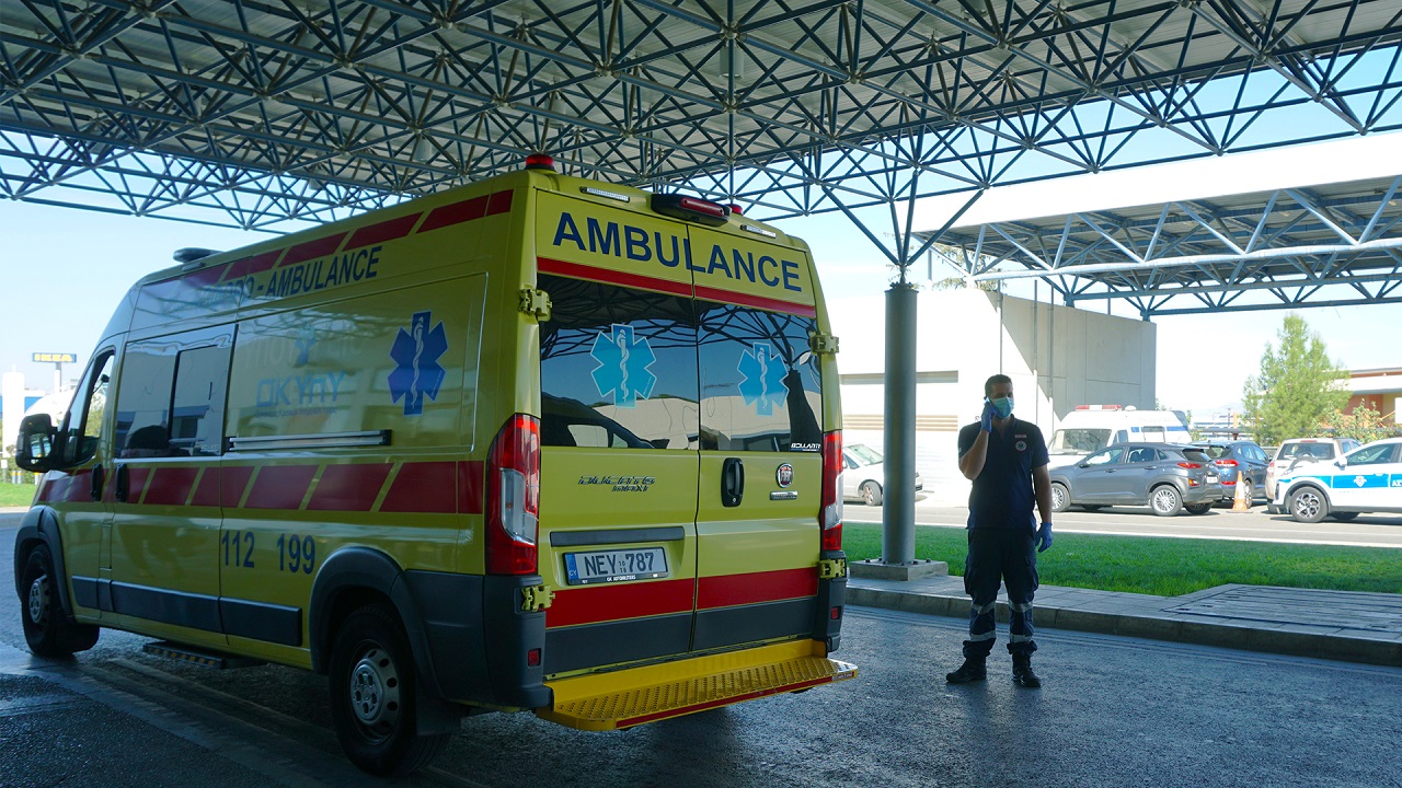 27-year-old dies after stealing car and crashing in central Nicosia ...