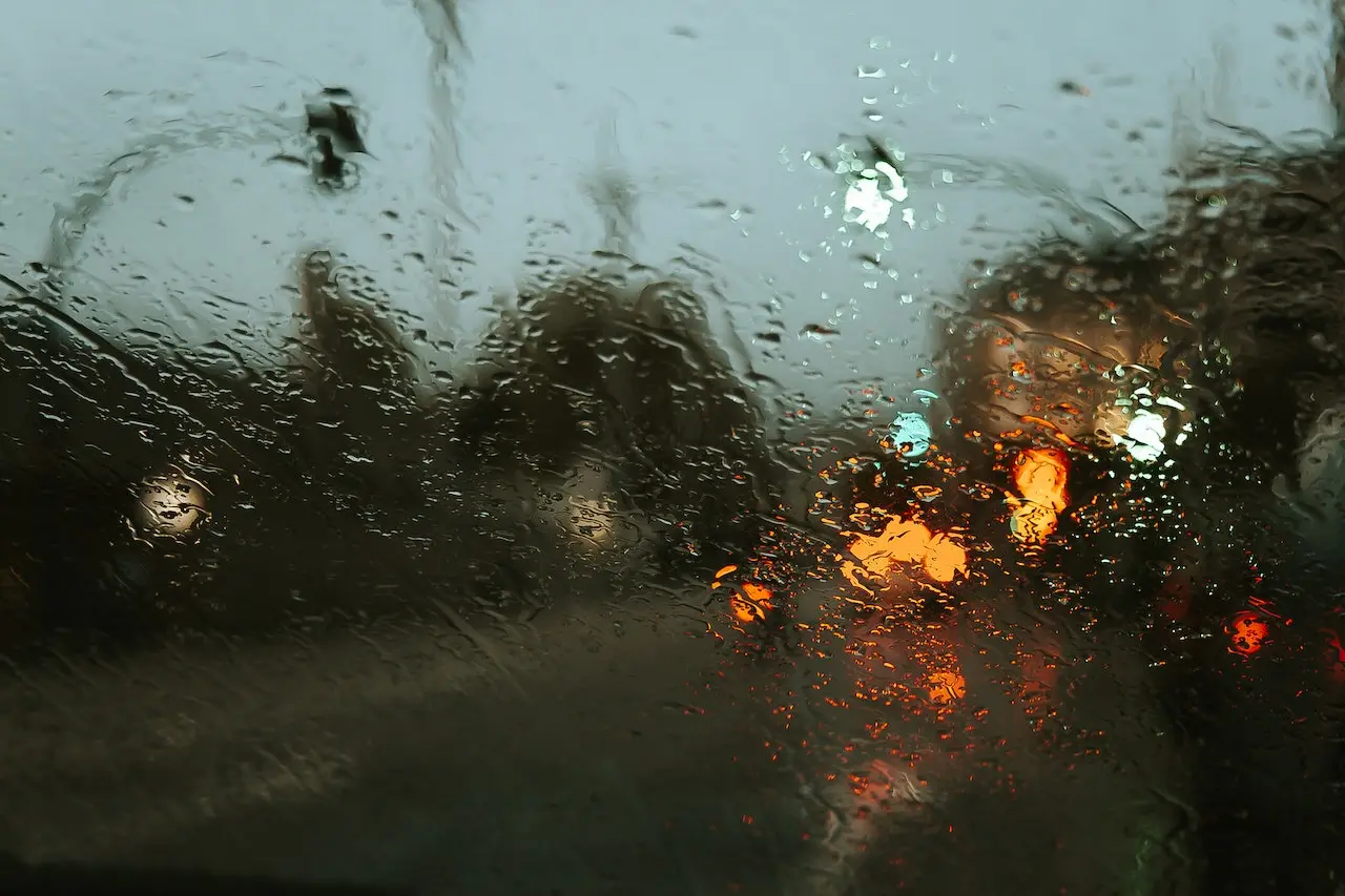 “Erminio” brings rain and storms until midday, dust in the air ...