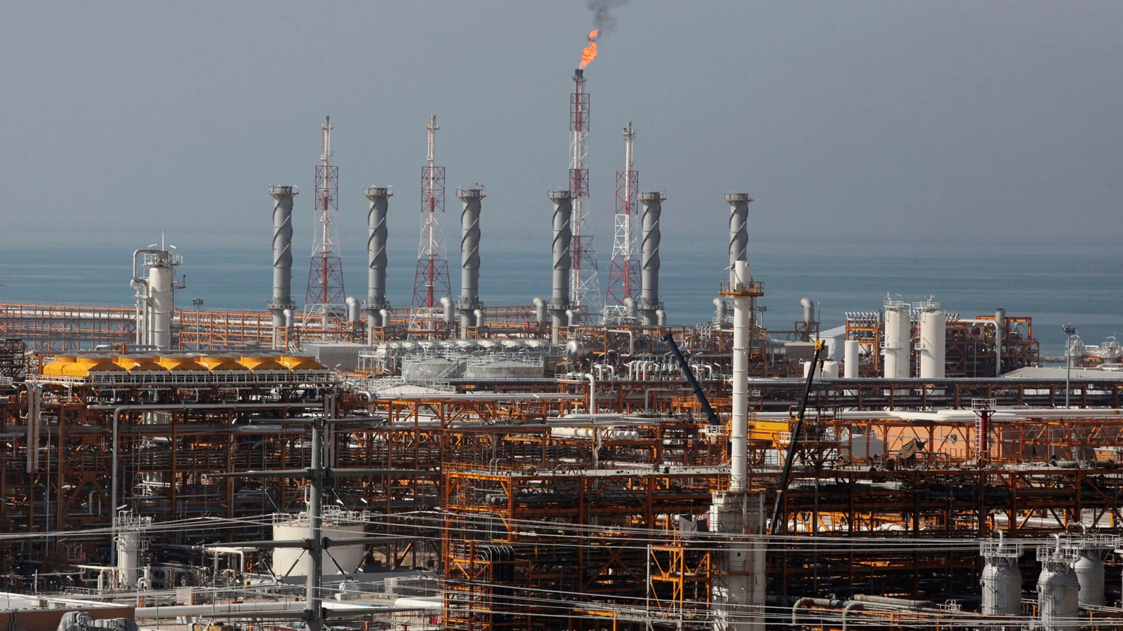 Israel strikes Iran’s South Pars petrochemical plant - Sigmalive English